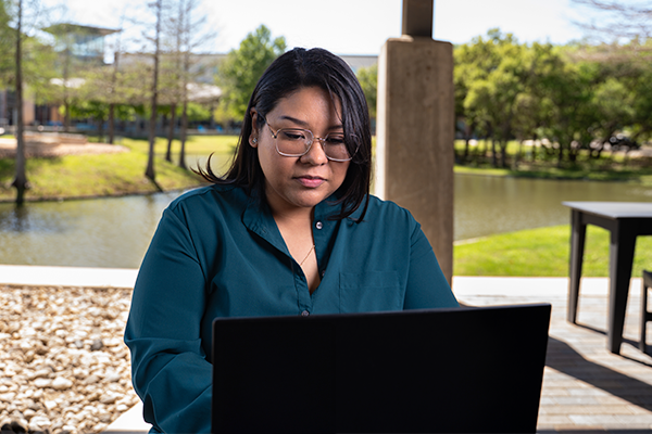Mia Sarah Espinoza: Made to Influence | Alamo Colleges